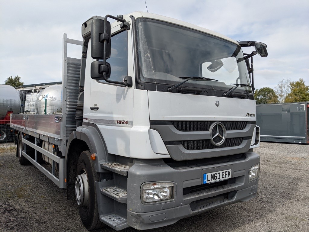 Mercedes 18Ton Scaffold Truck - Used Trucks - Scaffolding Trucks ...