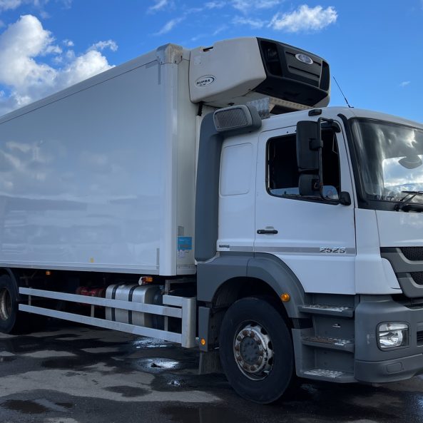 2013 Mercedes 26 Ton Sleeper cab Fridge - Used Trucks - Scaffolding ...