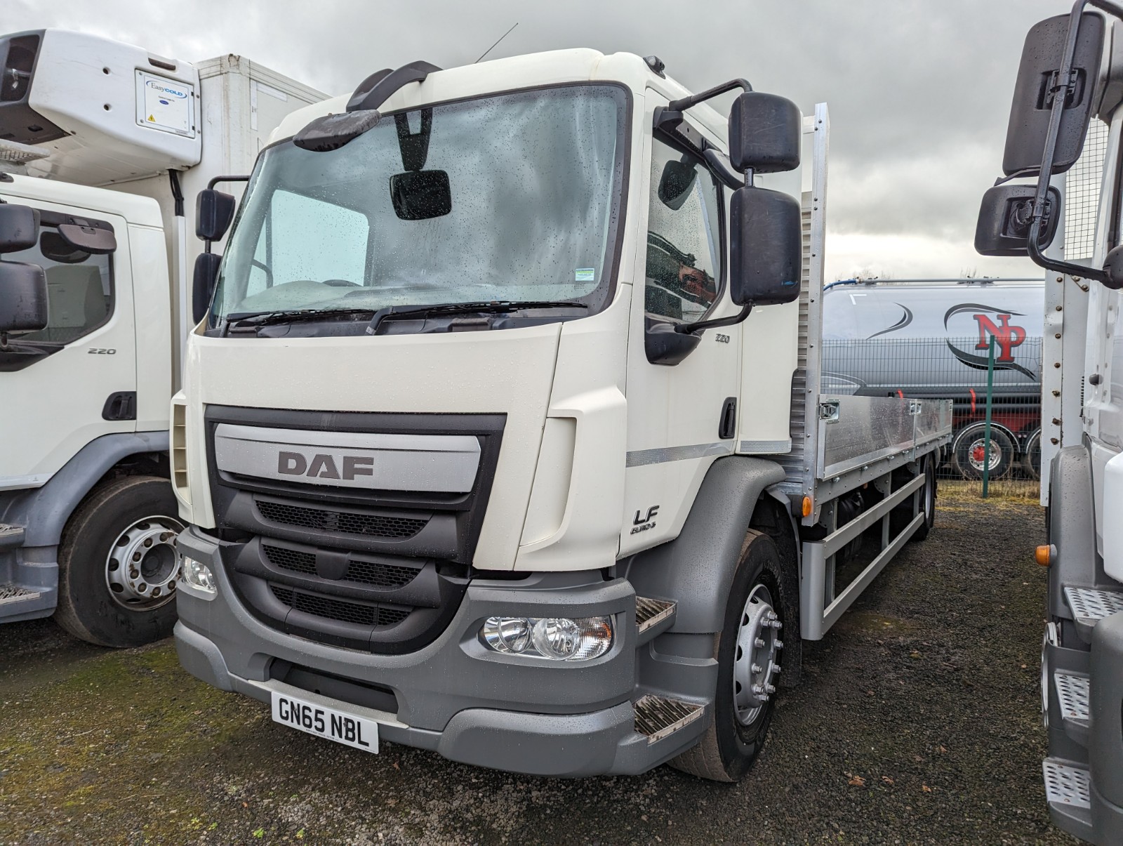 Euro 6 DAF LF55 18 Tonner with NEW Scaffold Spec Dropside Body - Used ...