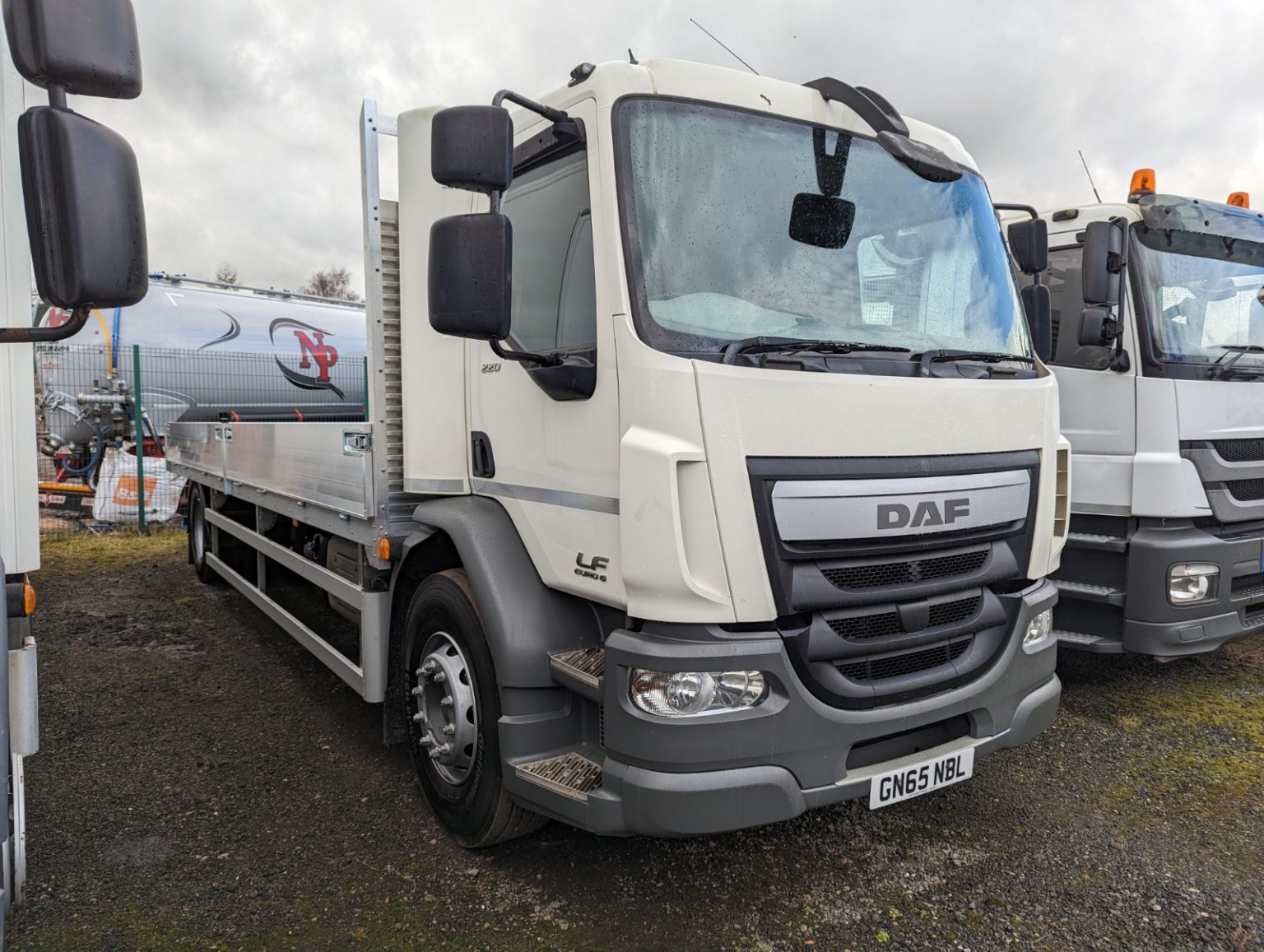Euro 6 DAF LF55 18 Tonner with NEW Scaffold Spec Dropside Body - Used ...