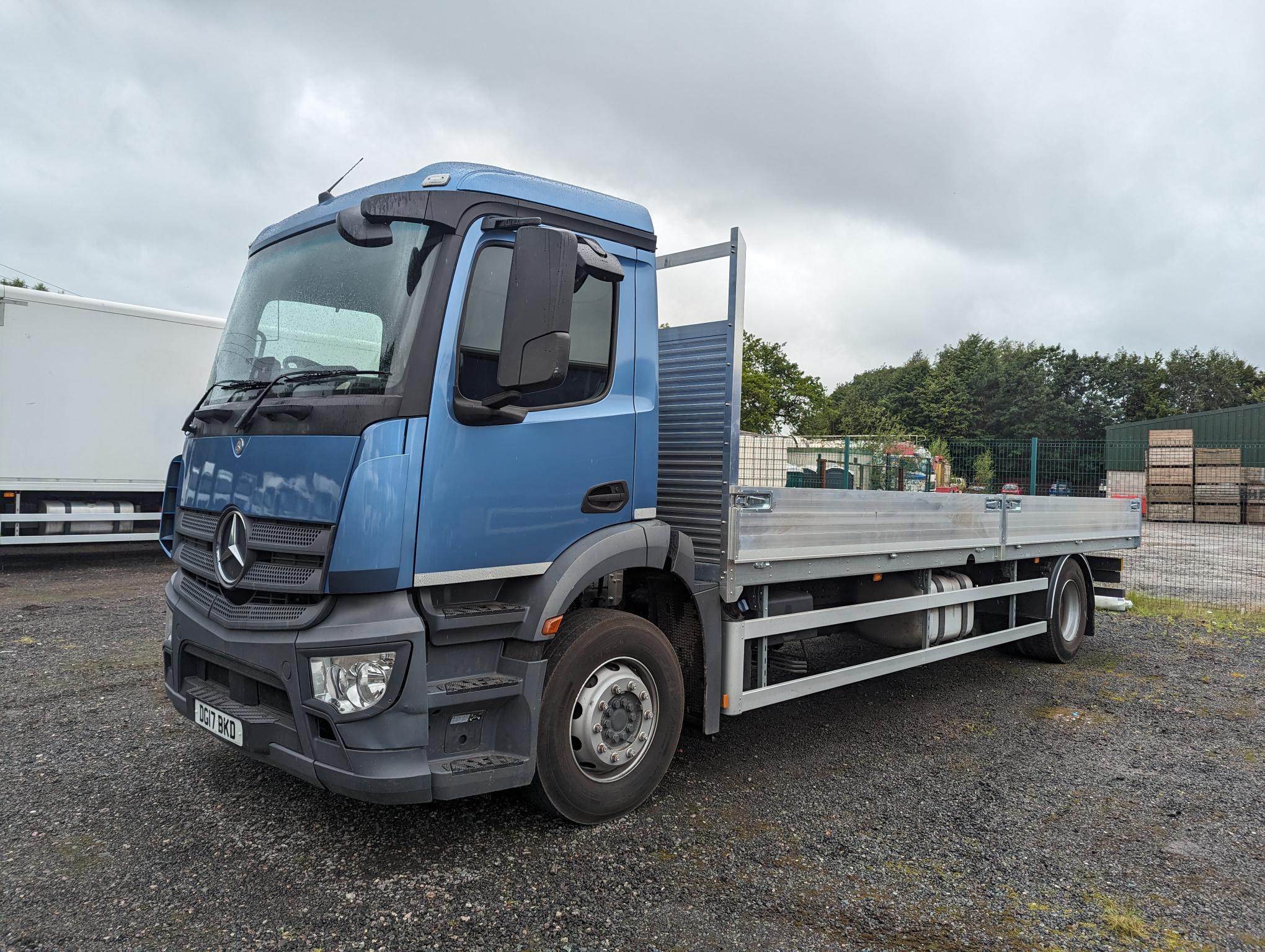 EURO6 2017 Mercedes 18T Scaffold Spec Dropside Truck - Only 175,000km ...